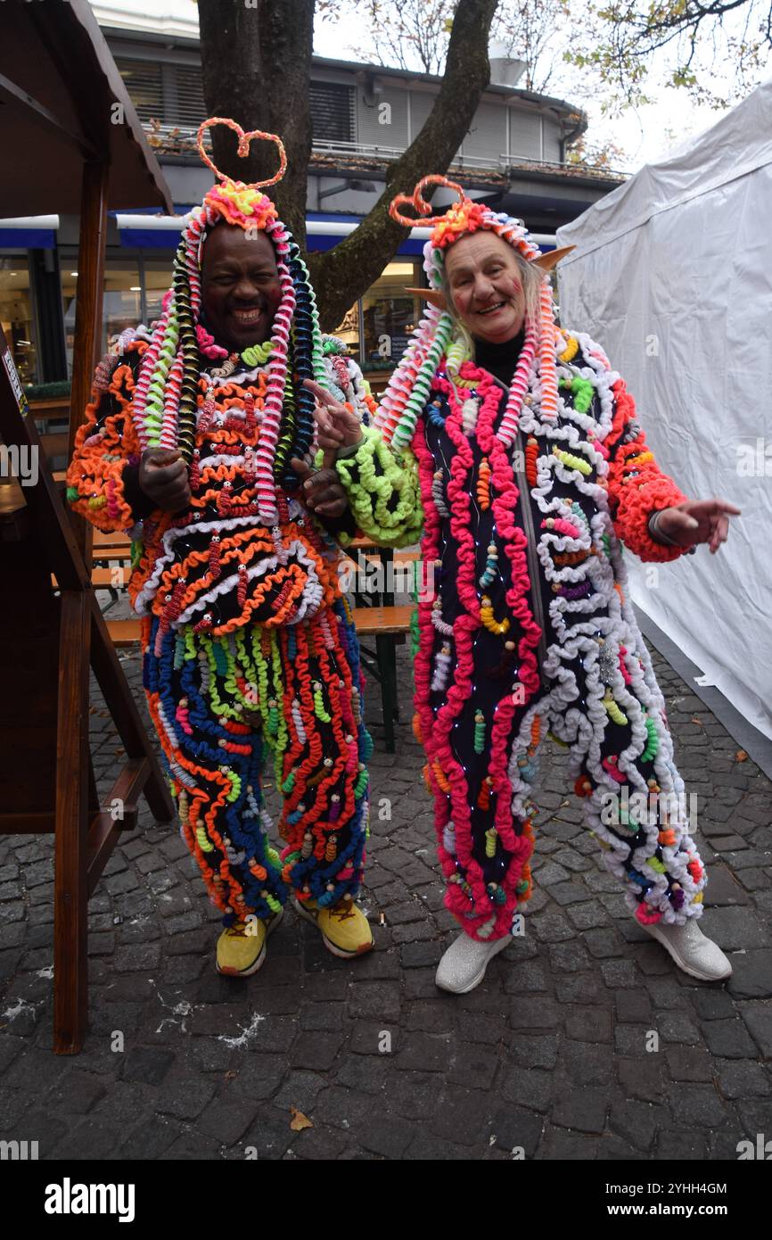 Jules Manuela Samlan Togo Koenig in Asyl - Besucher Muenchen 11.11.2024 ...