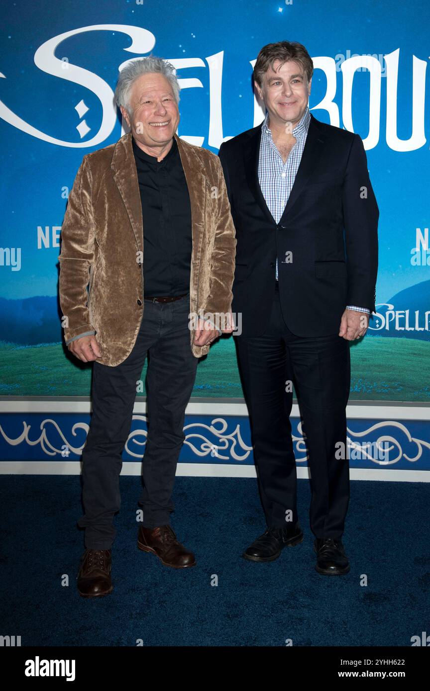 Alan Menken und Glenn Slater bei der Premiere des Netfilx ...