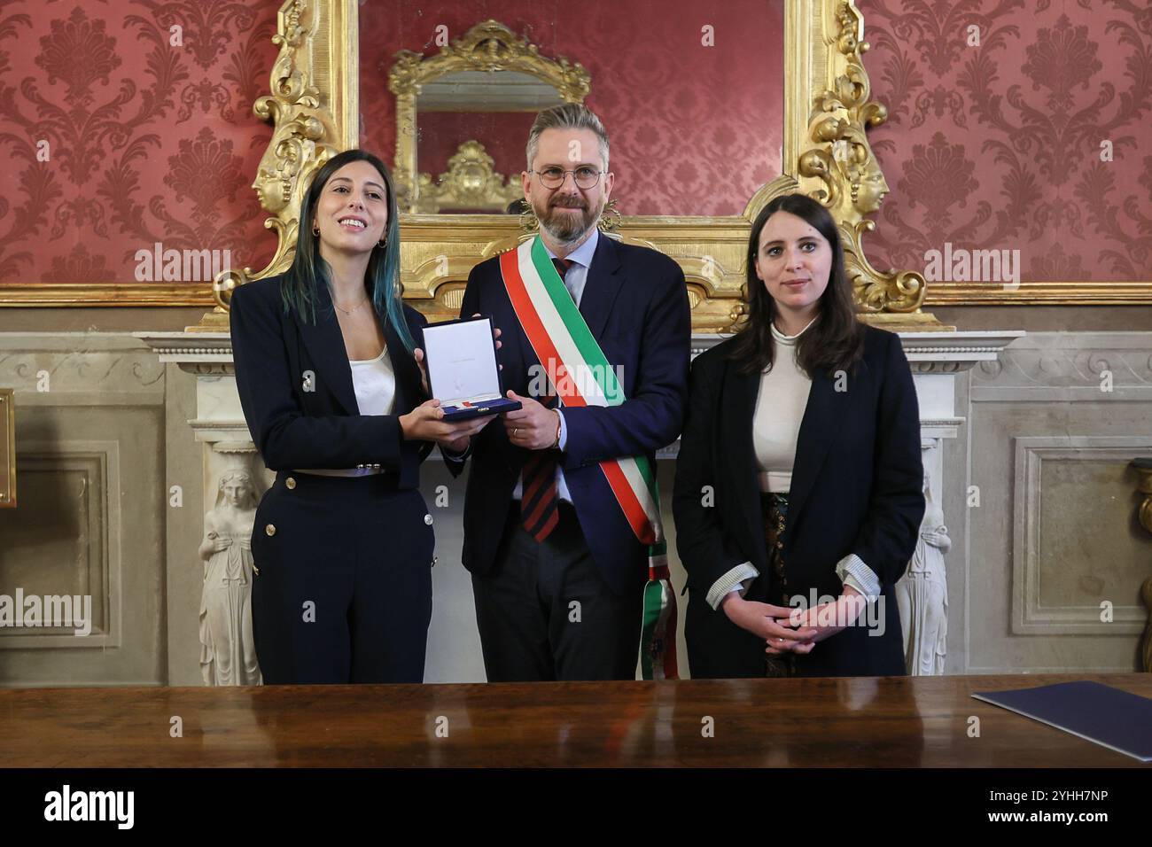 Medaglia al merito hi-res stock photography and images - Alamy