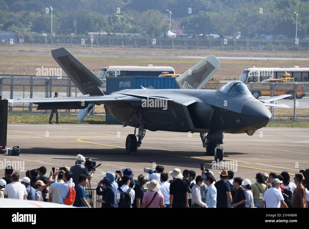 ZHUHAI, CHINA - NOVEMBER 12, 2024 - Spectators watch the Chengdu J-20 ...