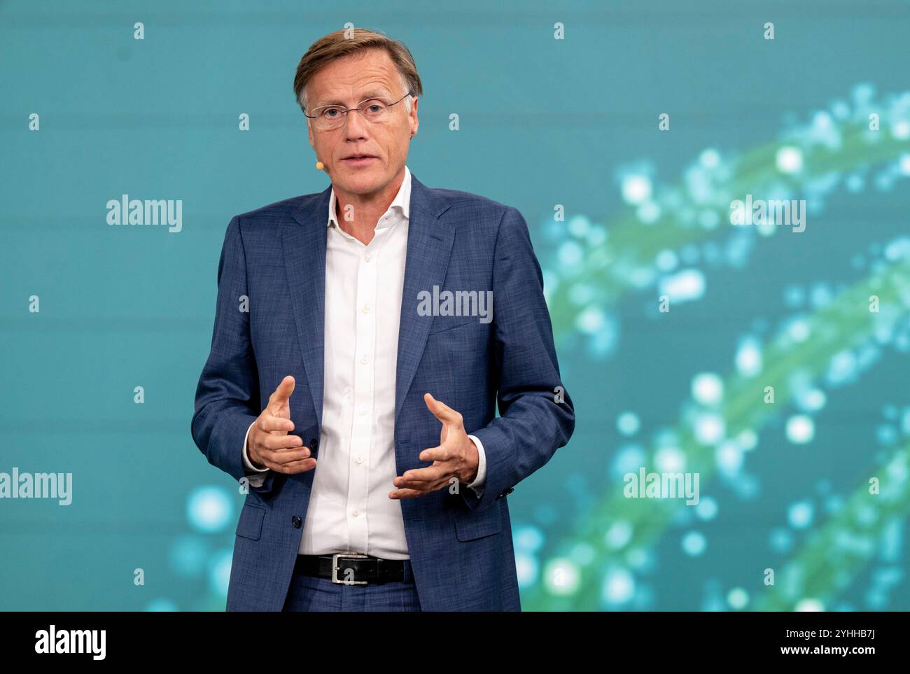 Neubiberg, Germany. 12th Nov, 2024. Jochen Hanebeck, CEO of Infineon ...