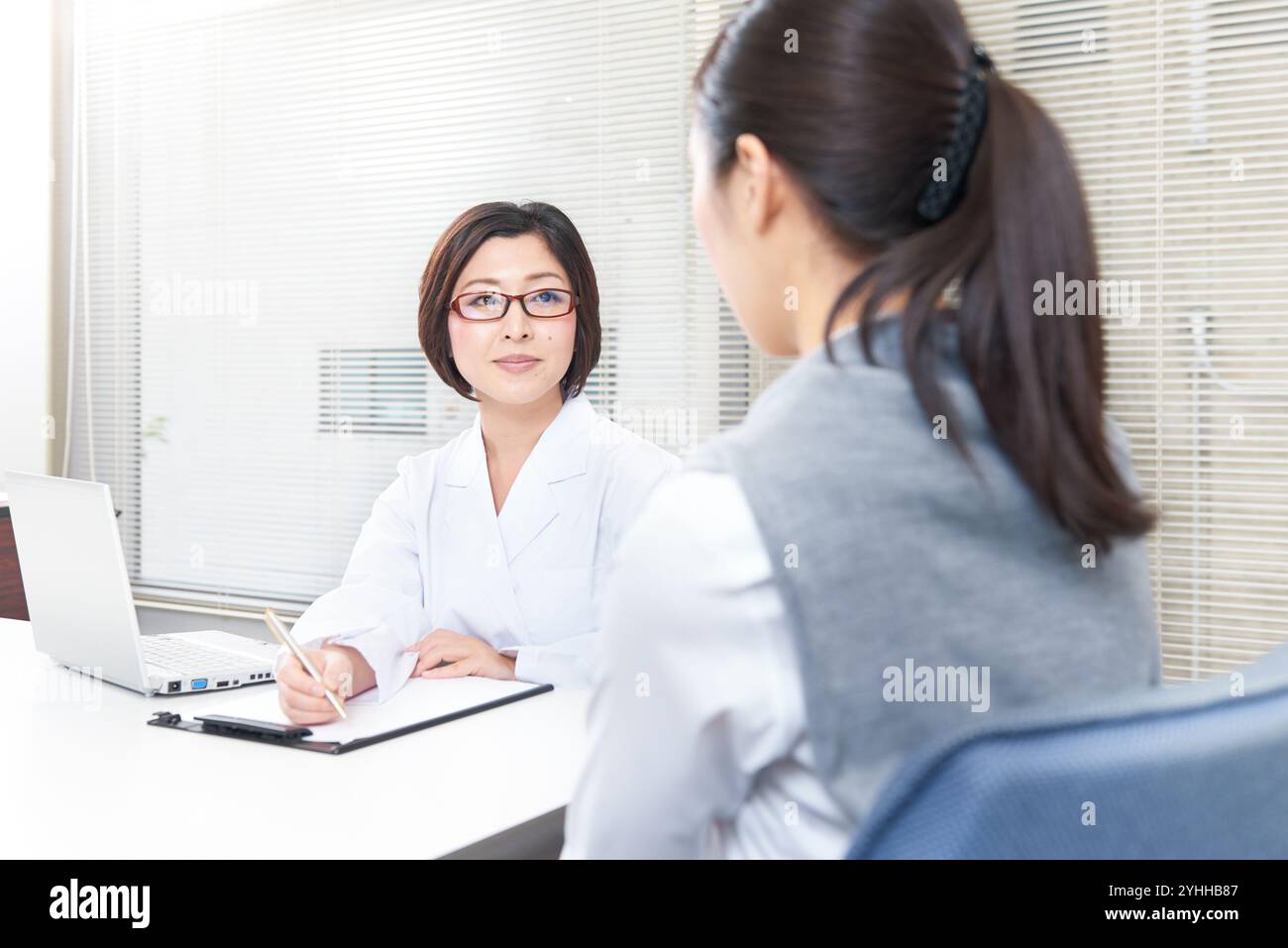 Female employee anxiety hi-res stock photography and images - Alamy
