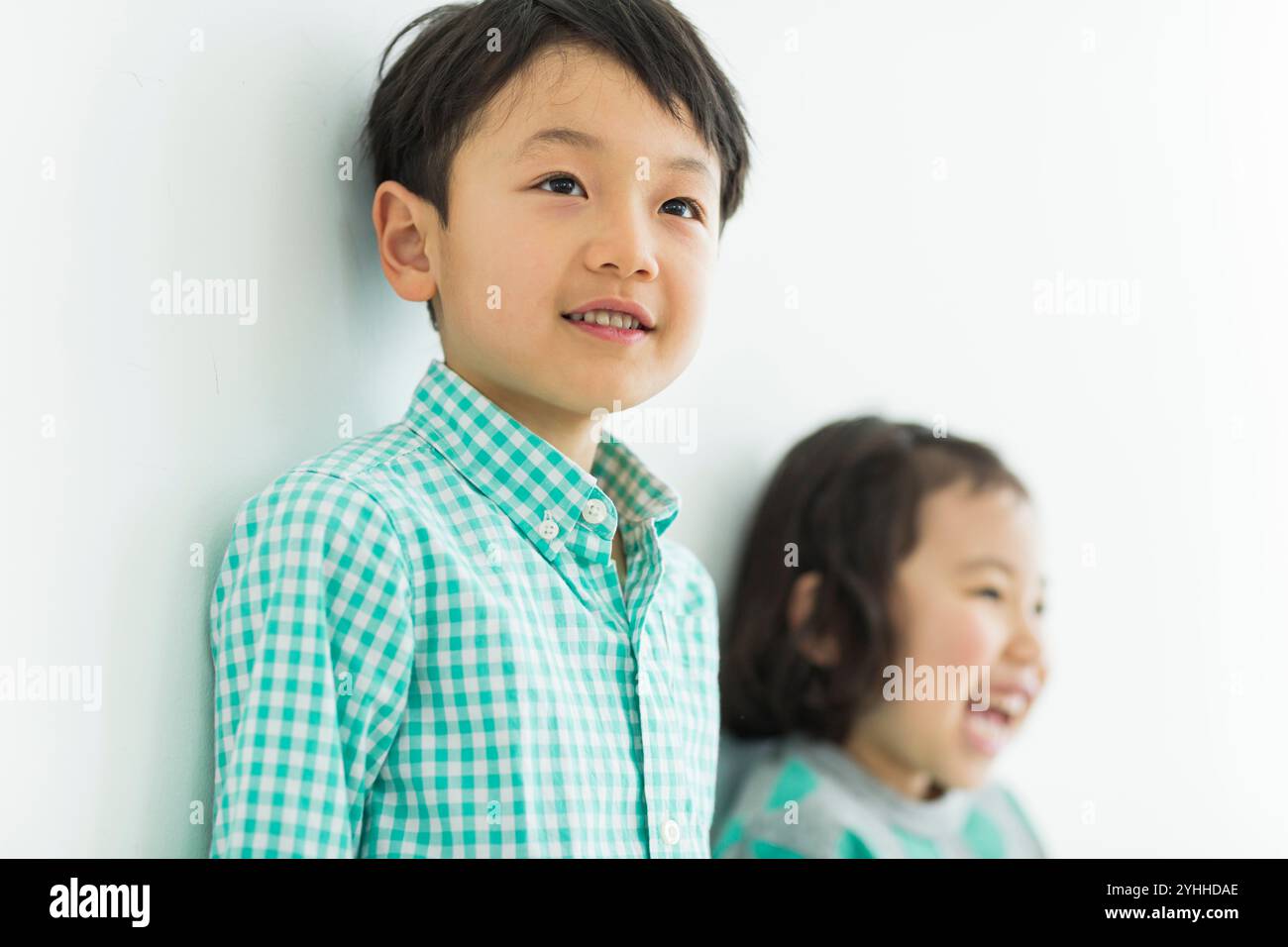 Smiling brother and sister Stock Photo - Alamy