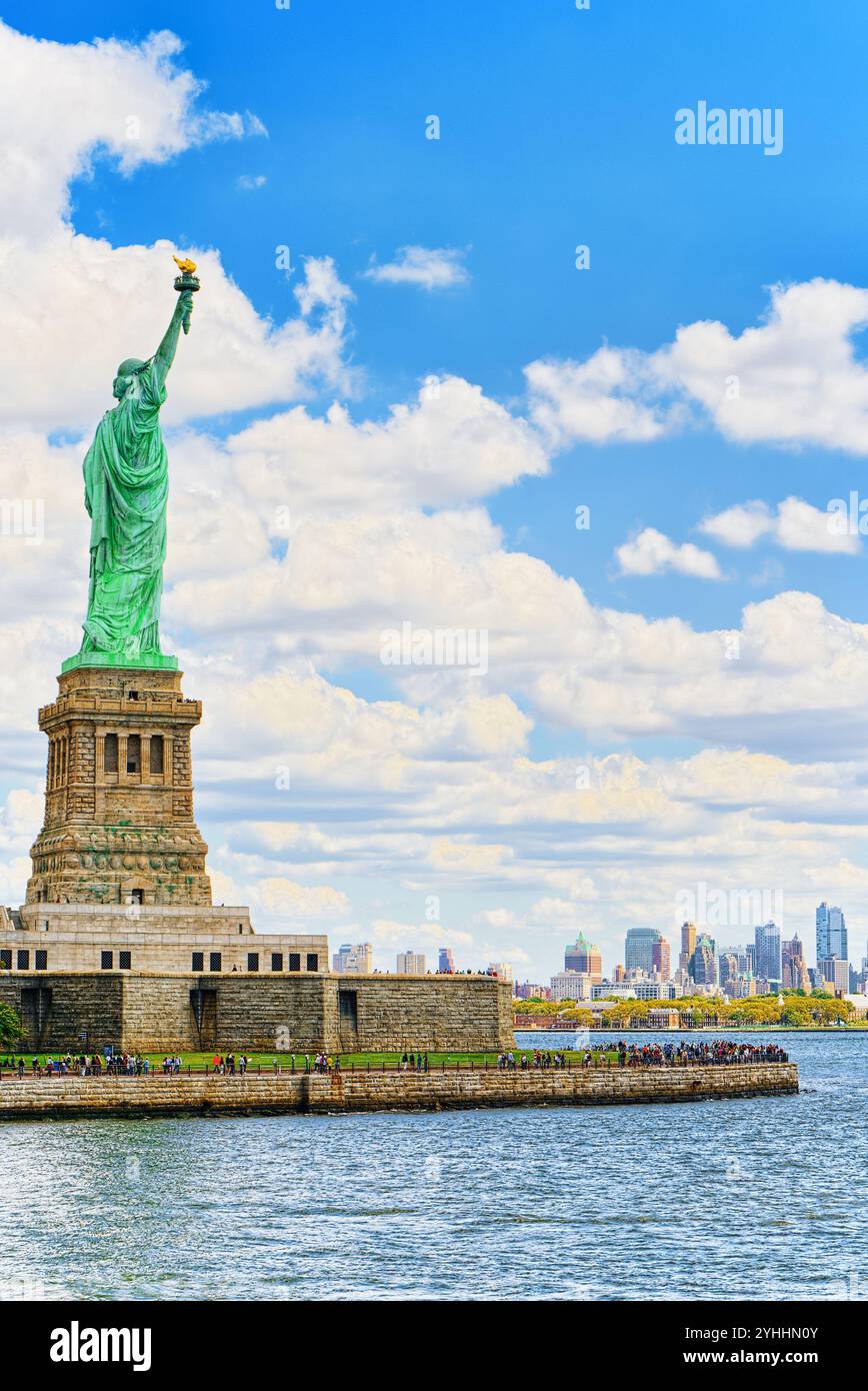 Statue of Liberty is a colossal neoclassical sculpture on Liberty ...