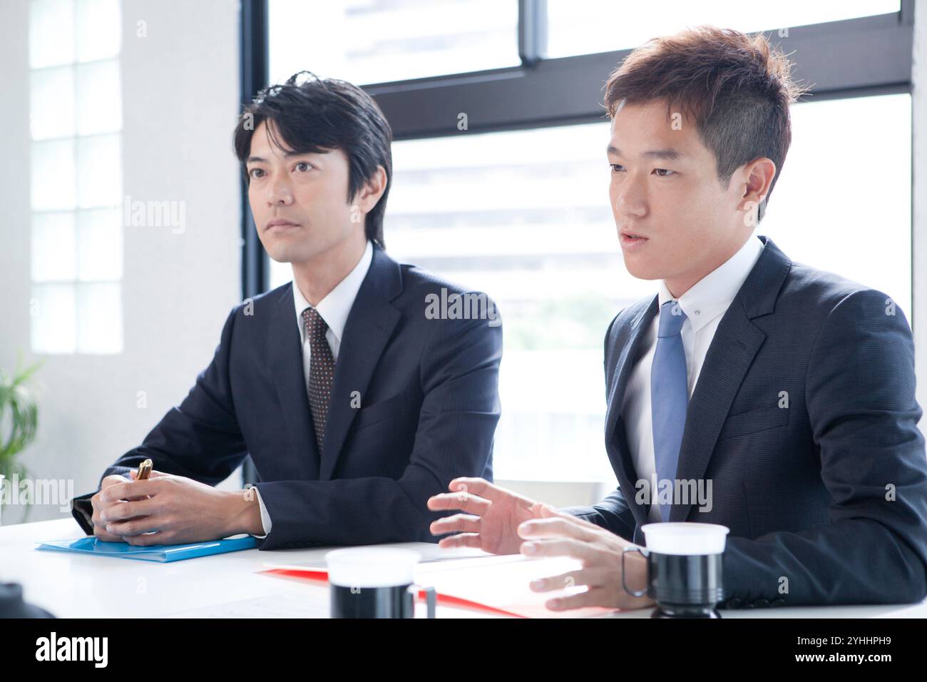 Meeting scene hi-res stock photography and images - Alamy
