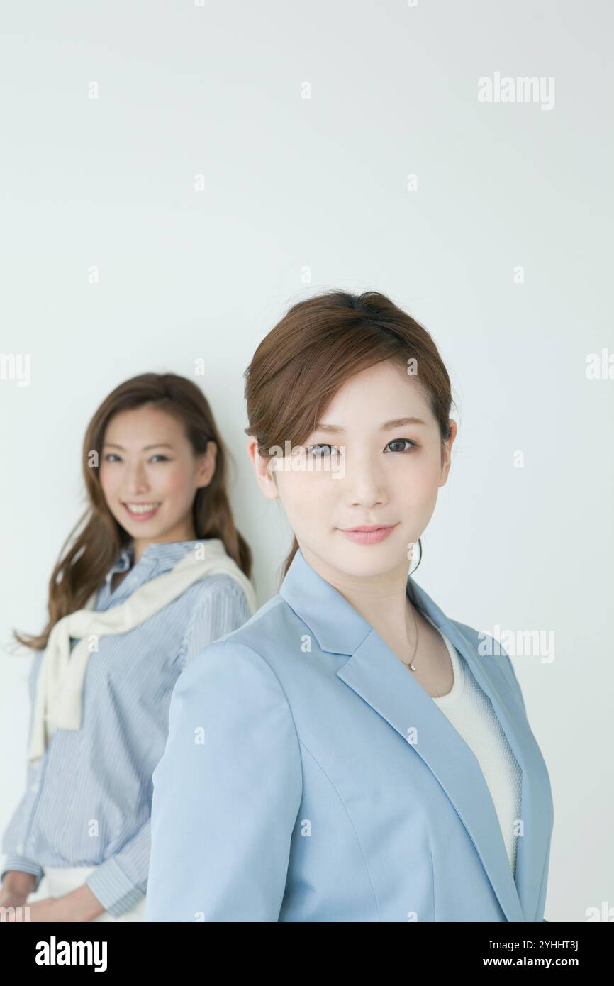 Two women in their 20s Stock Photo - Alamy