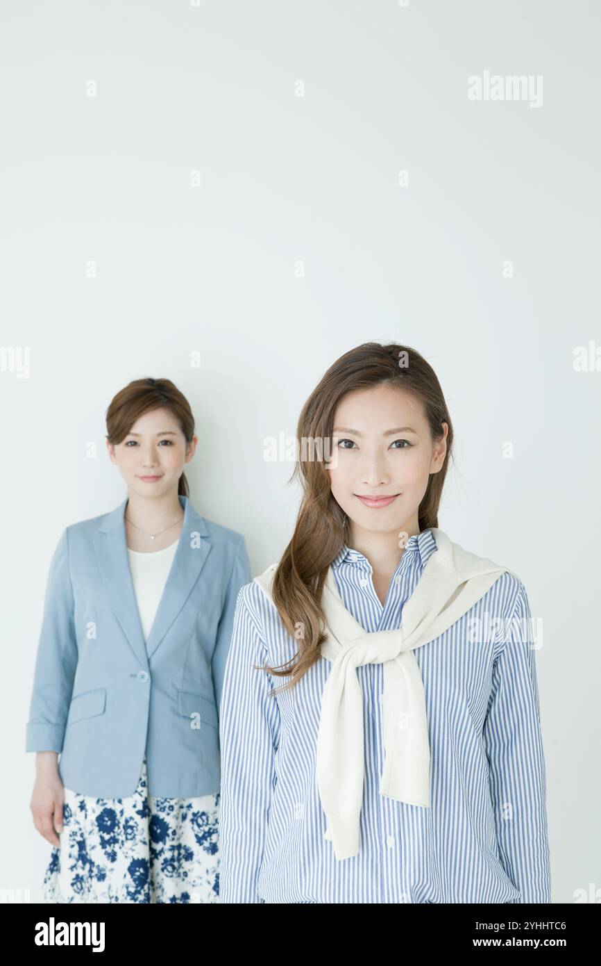 Two women in their 20s Stock Photo - Alamy