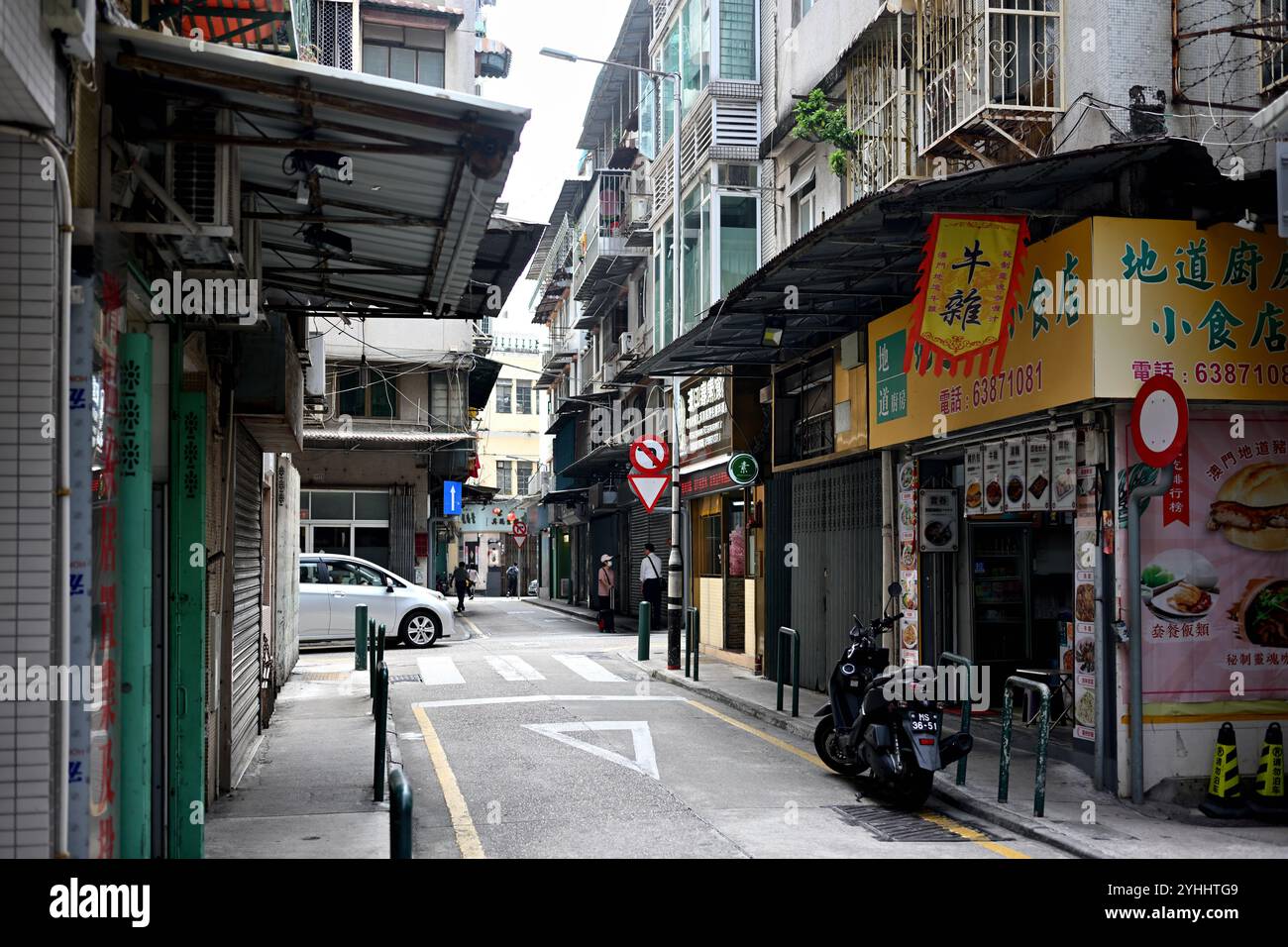 Vintage passageway hi-res stock photography and images - Alamy