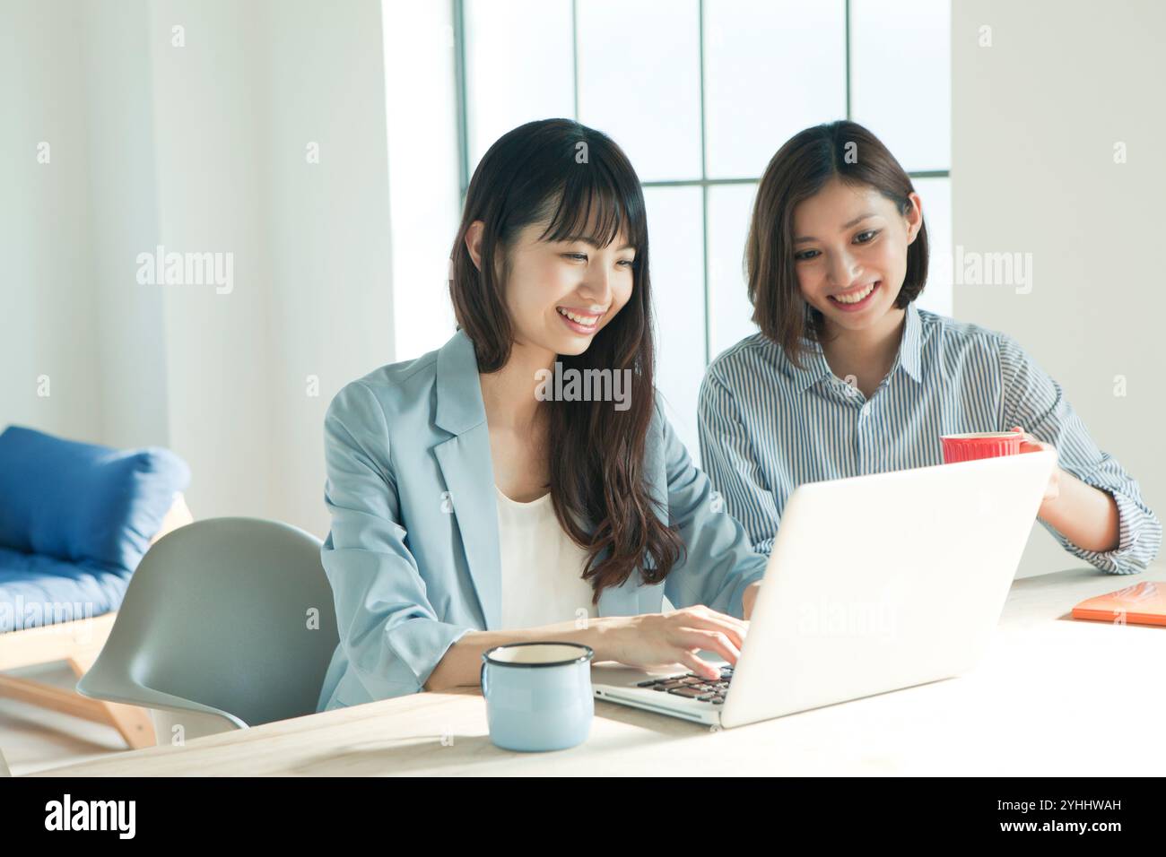 Two beautiful women in jacket hi-res stock photography and images - Alamy