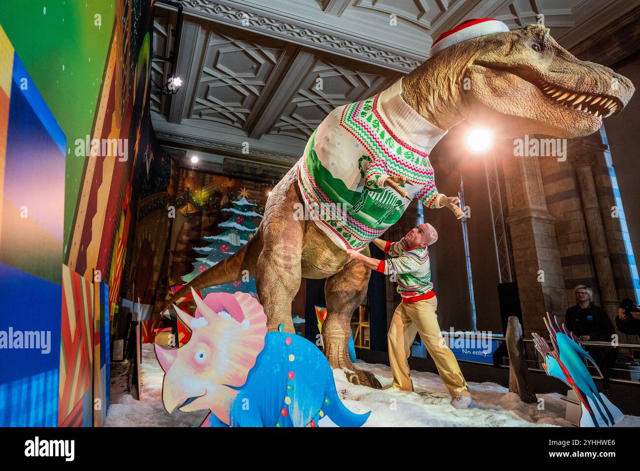 London, UK. 12th Nov, 2024. The Natural History Museum's famous ...