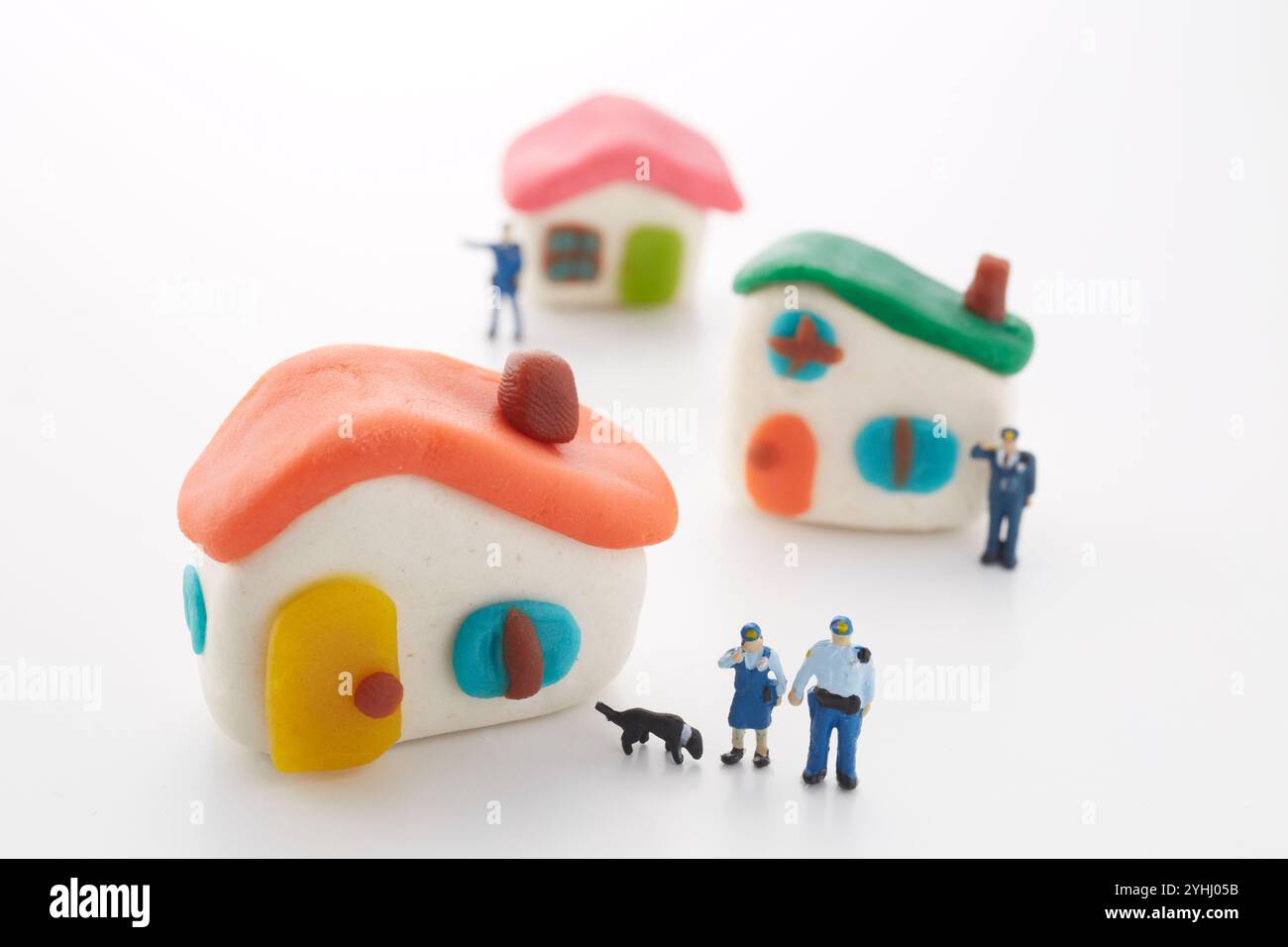 Police officer at home hi-res stock photography and images - Alamy