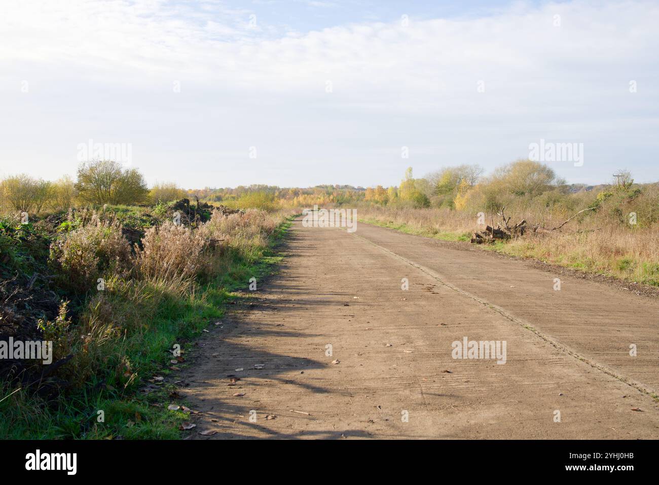 Long road through desert hi-res stock photography and images - Alamy