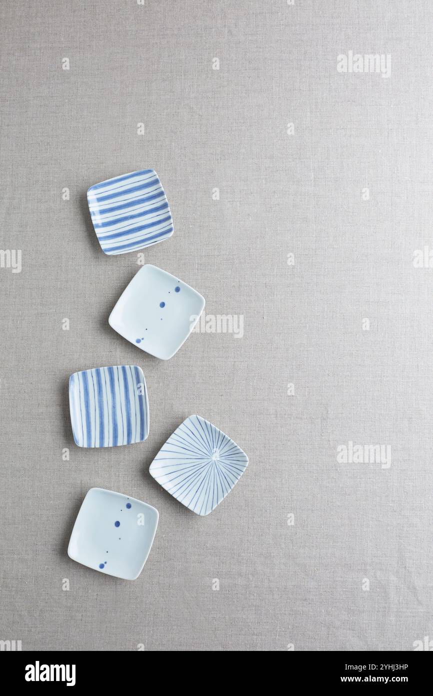 Loose plates hi-res stock photography and images - Alamy