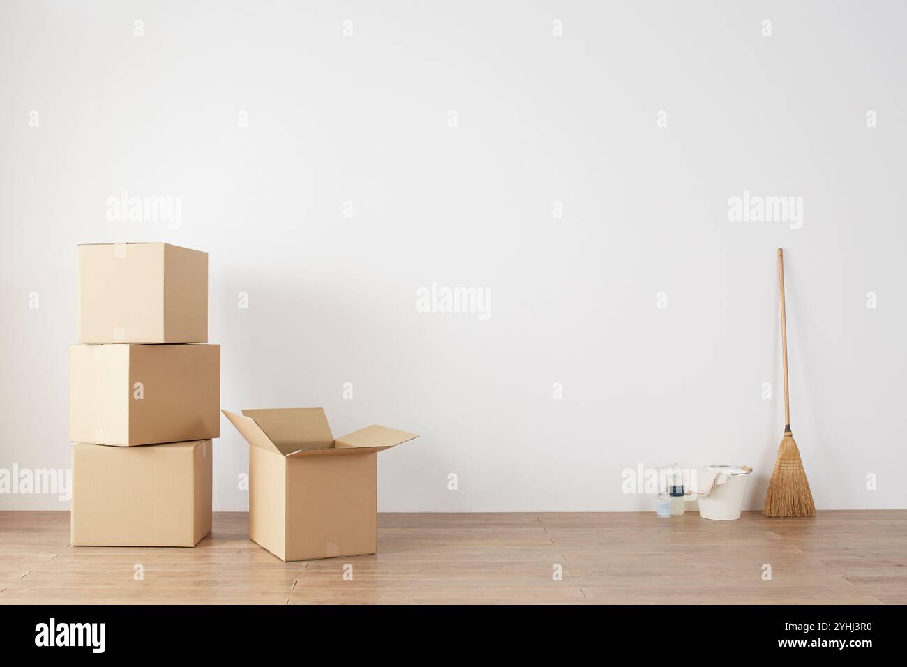 Organized cleaning tools bucket hi-res stock photography and images - Alamy