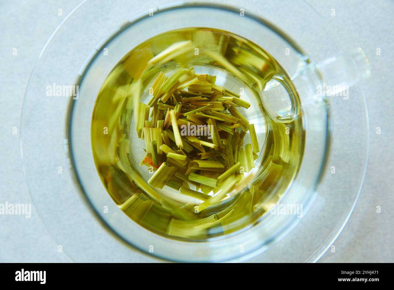 Lemongrass submerged in a cup Stock Photo - Alamy