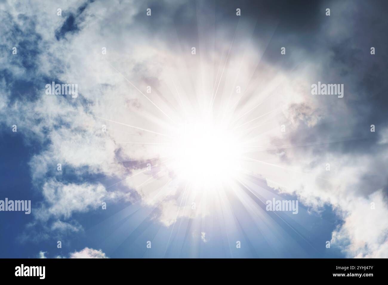 Sky with cloud and sun ray, indicator of good weather, high temperature ...