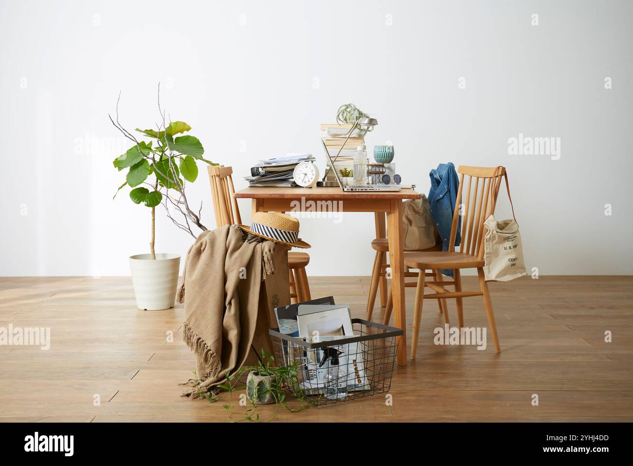 Decorative documents hi-res stock photography and images - Alamy