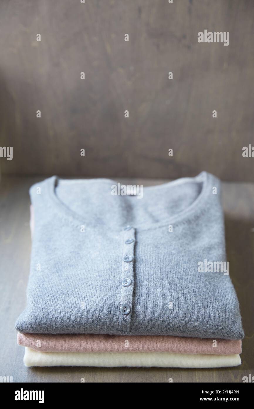 Pale pink cardigan hi-res stock photography and images - Alamy