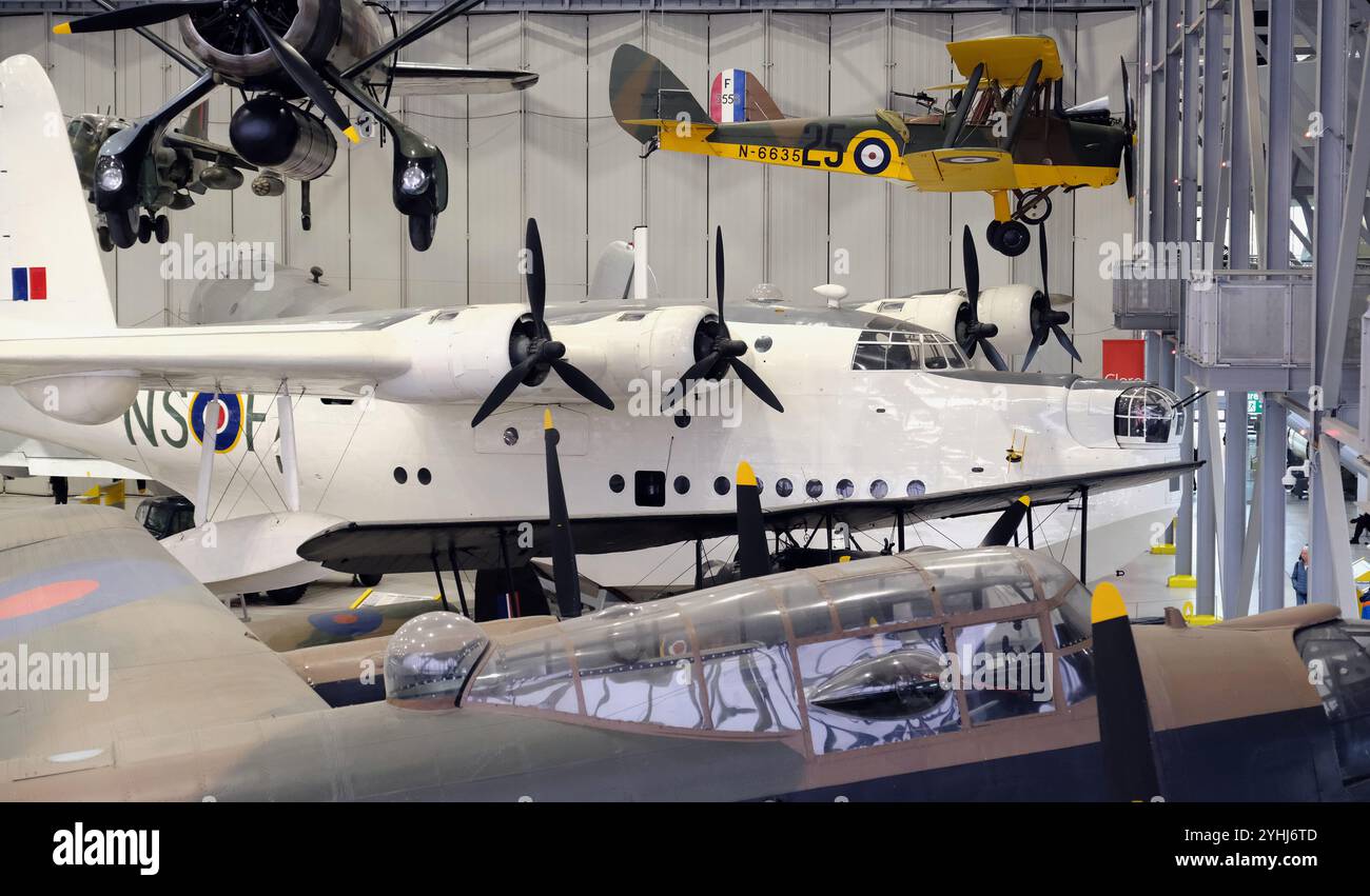 The Short S.25 Sunderland is a British flying boat patrol bomber ...