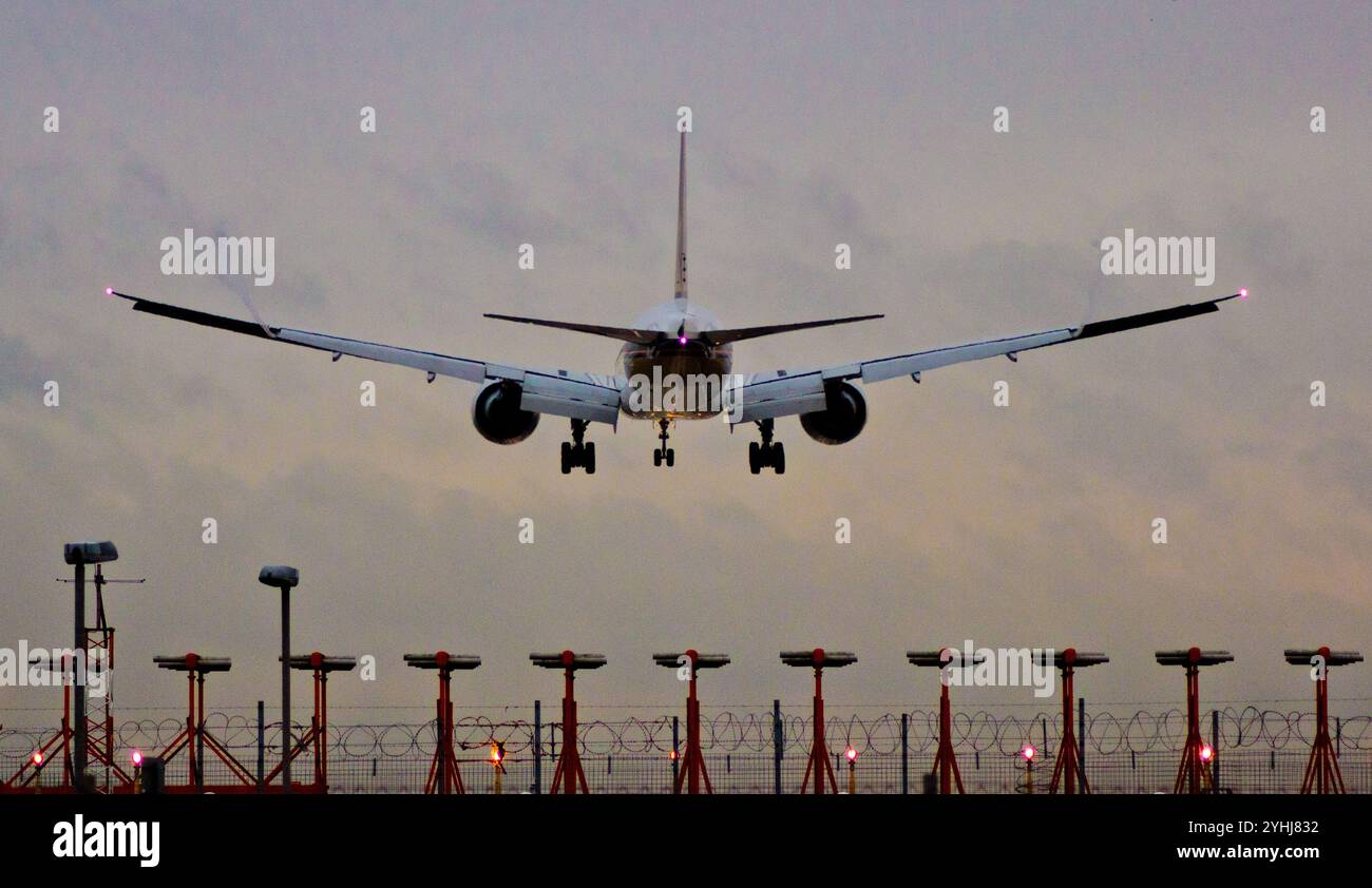 Commercial aircraft engines hi-res stock photography and images - Alamy