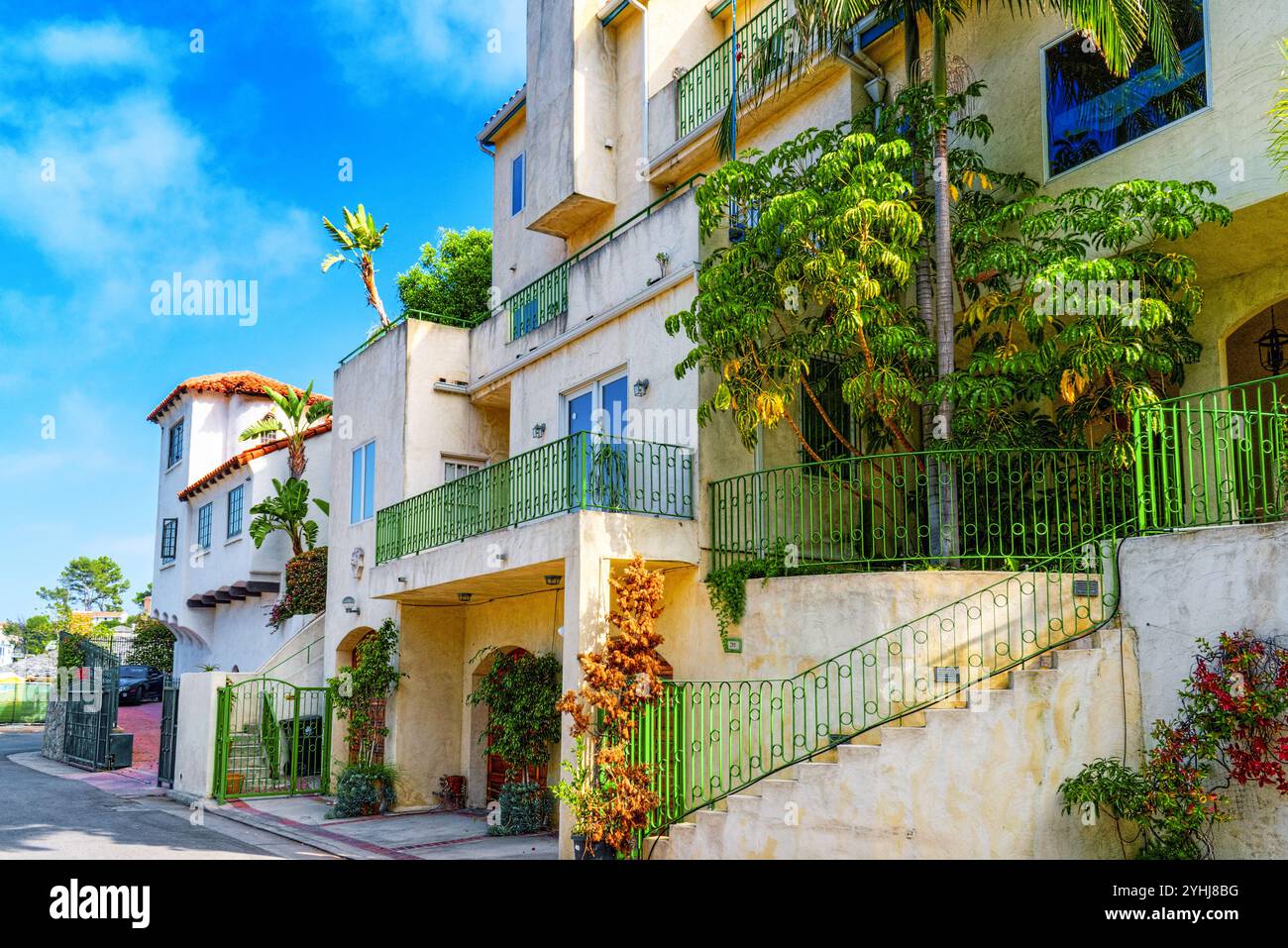 Urban views of the Beverly Hills area and residential buildings on the ...