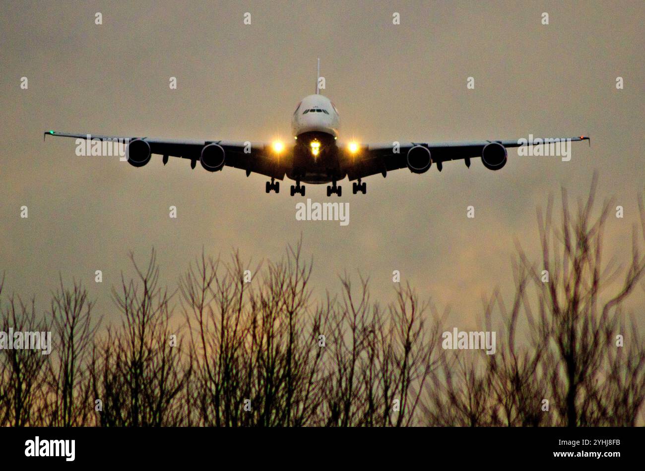 Commercial aircraft engines hi-res stock photography and images - Alamy