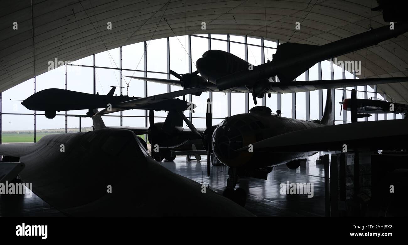 Raf ww2 transport aircraft hi-res stock photography and images - Alamy