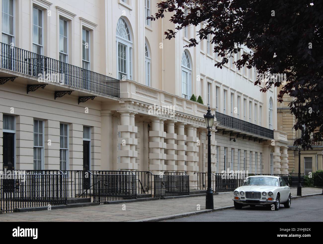 London Residential Street Scene Stock Photo - Alamy