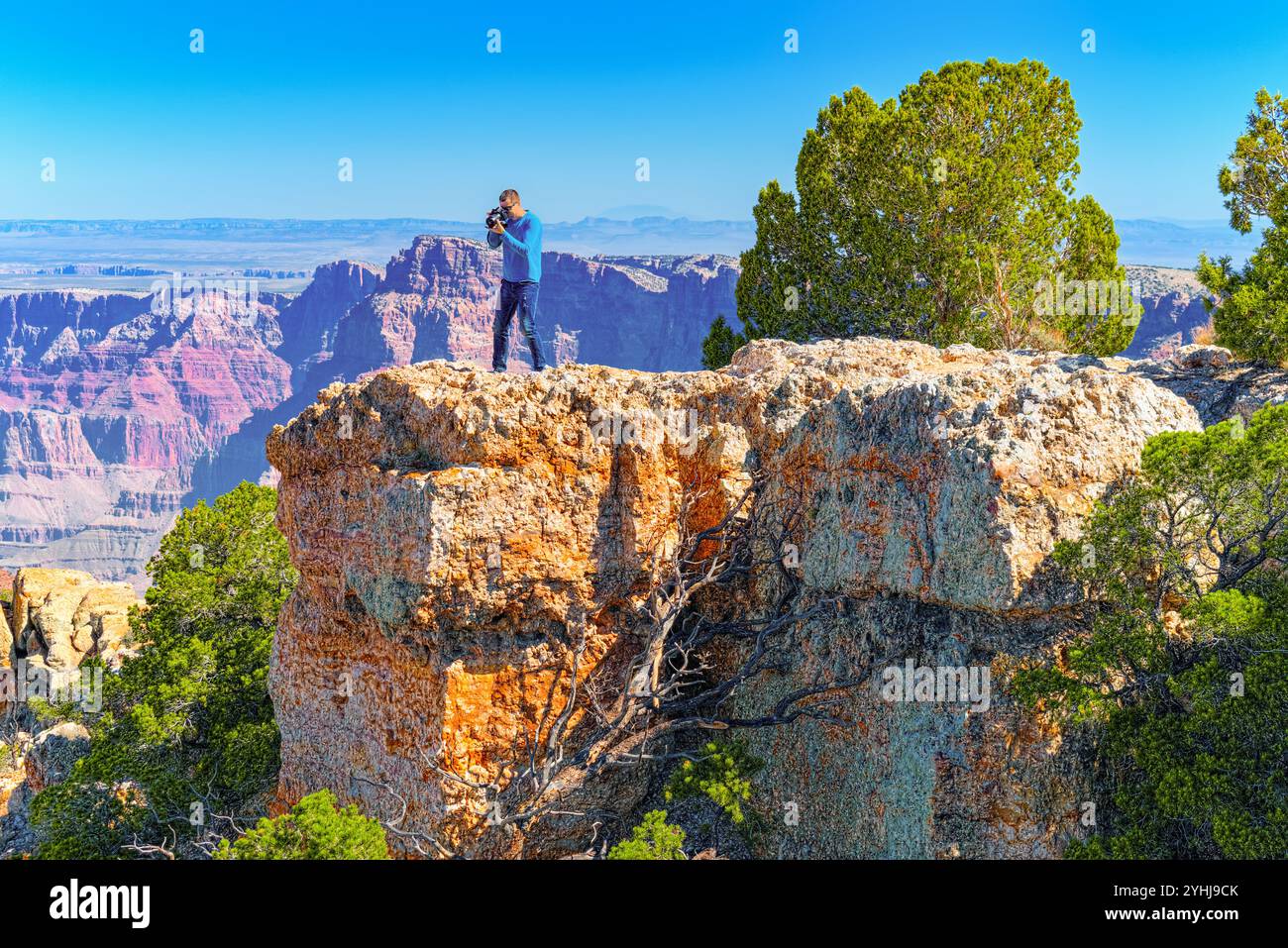 Man takes a picture of amazing natural geological formation - Grand ...