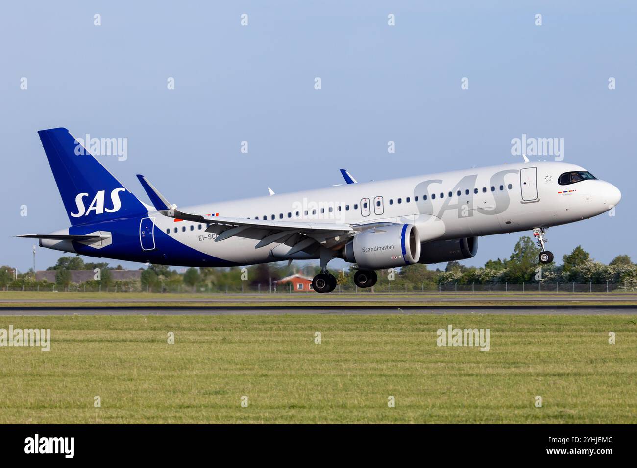 A SAS Connect landing at Copenhagen Kastrup Airport. SAS Connect ...