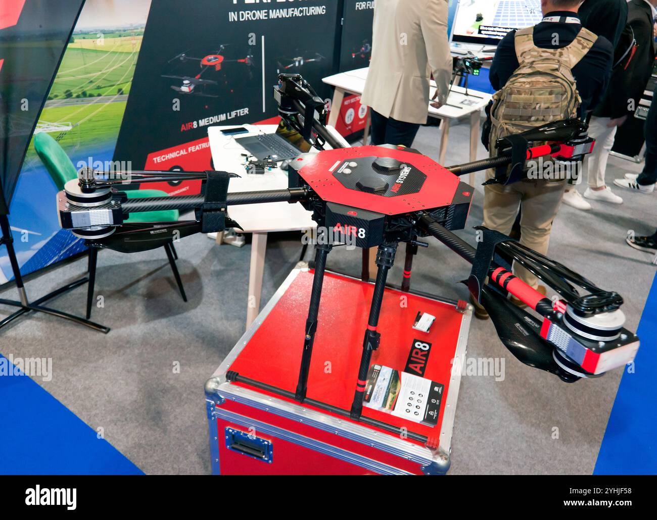 Mounting rail for multiple payloads hi-res stock photography and images ...