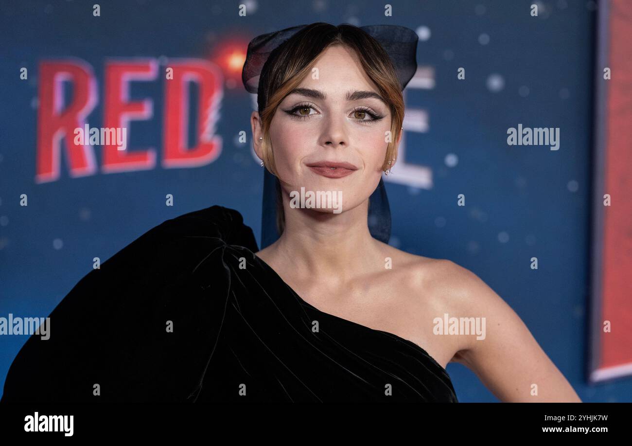 Kiernan Shipka wearing dress by Giambattista Valli attends US premiere ...