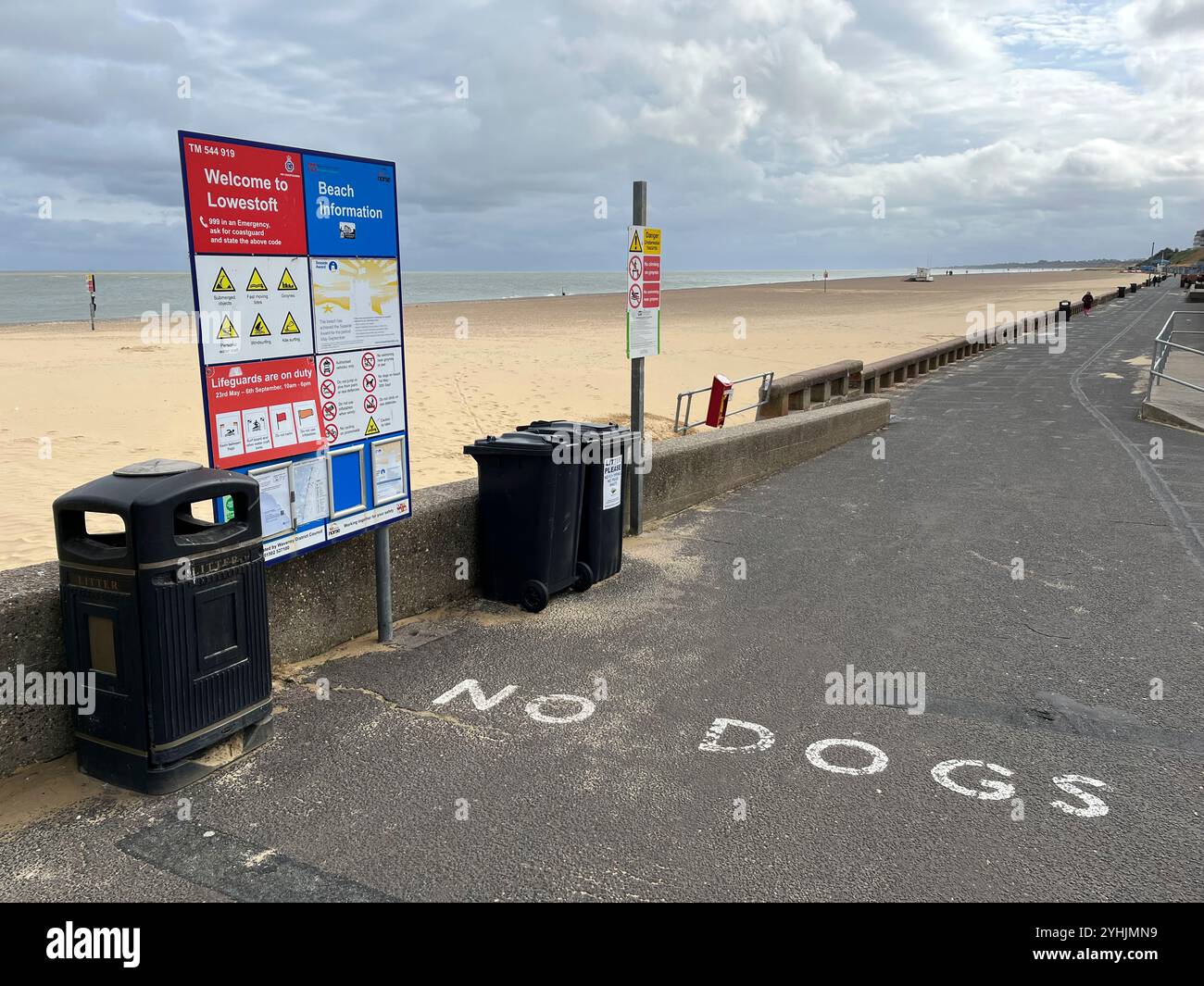 sea front, promenade and south beach, lowestoft, suffolk, england Stock ...