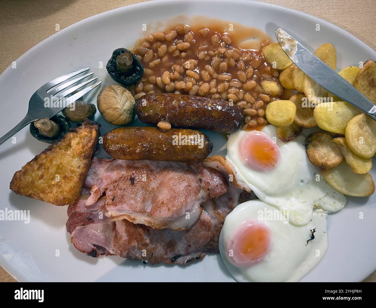 Eating fried full english breakfast hi-res stock photography and images ...