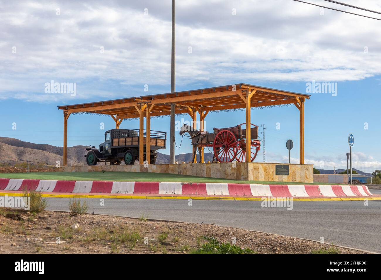 Distinctive traffic roundabout hi-res stock photography and images - Alamy