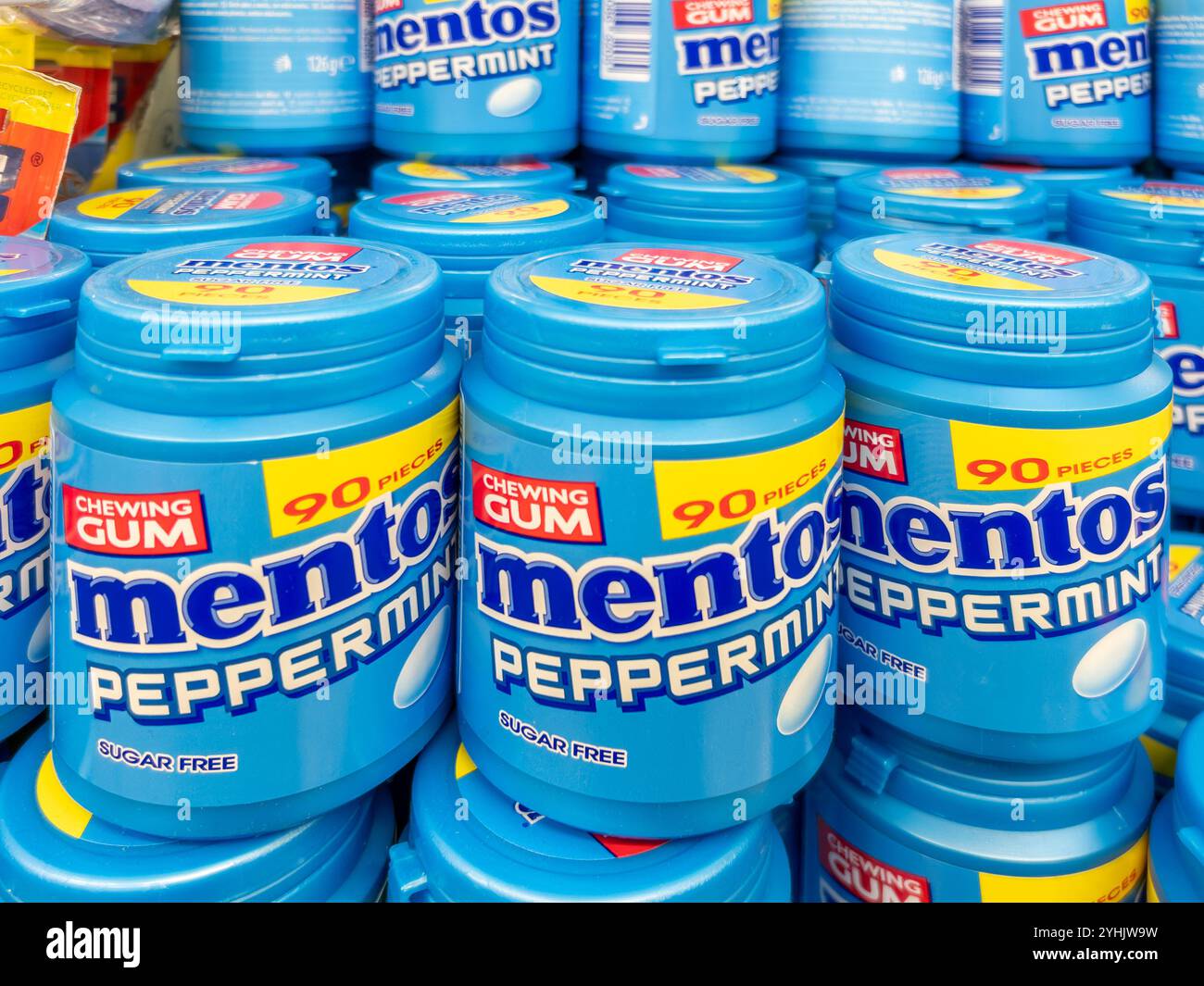 Italy - November 11, 2024: Sugar free Mentos peppermint gum in plastic ...