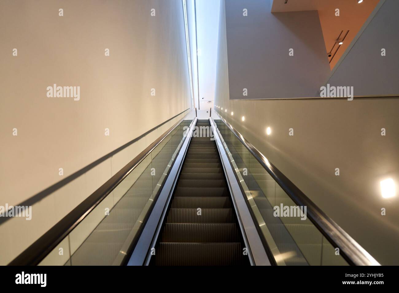 National gallery staircase hi-res stock photography and images - Alamy