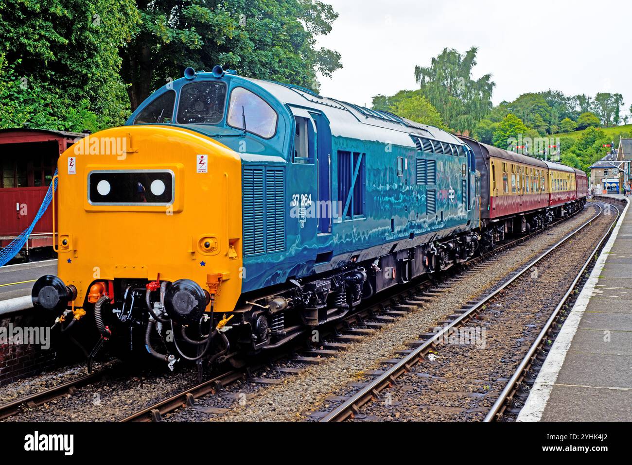 Class 37264 at Grosmont on North Yorkshire Moors Railway, England July ...