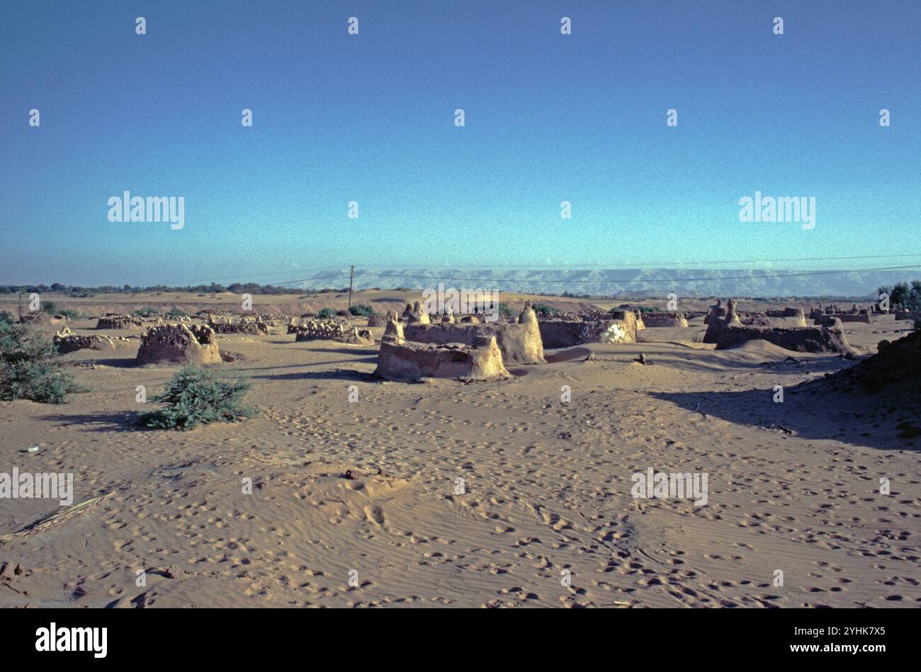 Gravestones, cemetery, tourism centre Mut 3, main village El-Qasr of ...