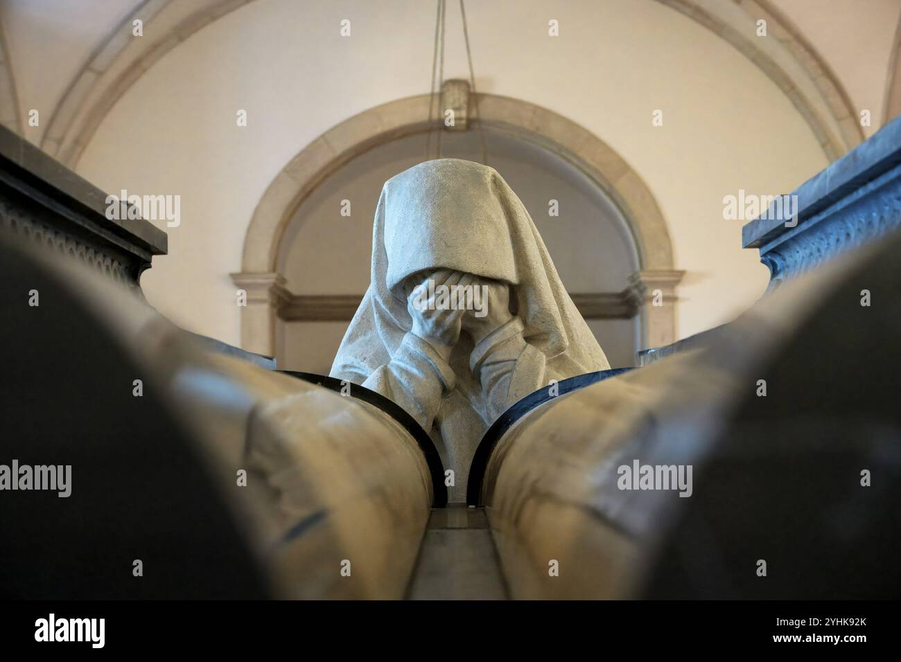 Woman praying in front tombs hi-res stock photography and images - Alamy