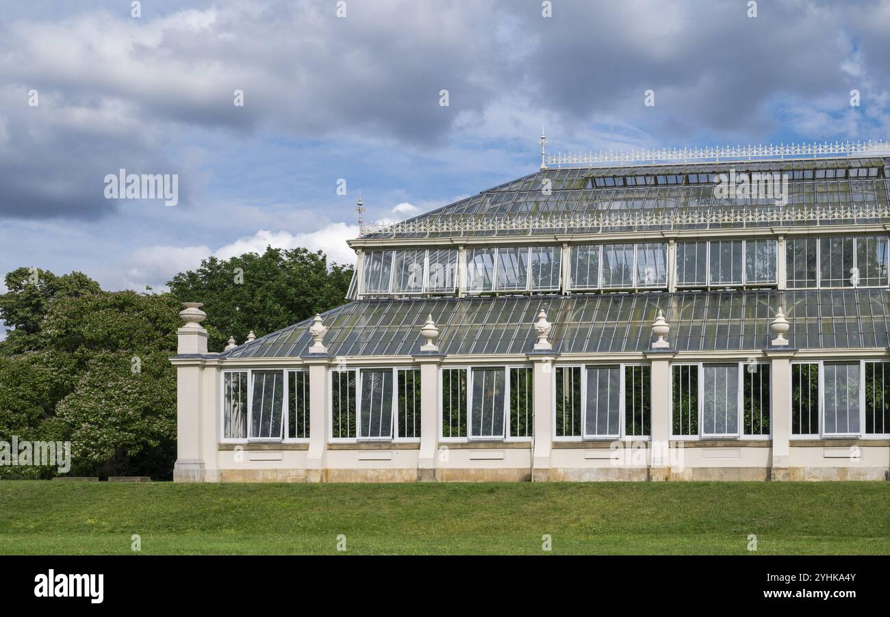 Temperate House, the largest Victorian greenhouse in the world, Royal ...