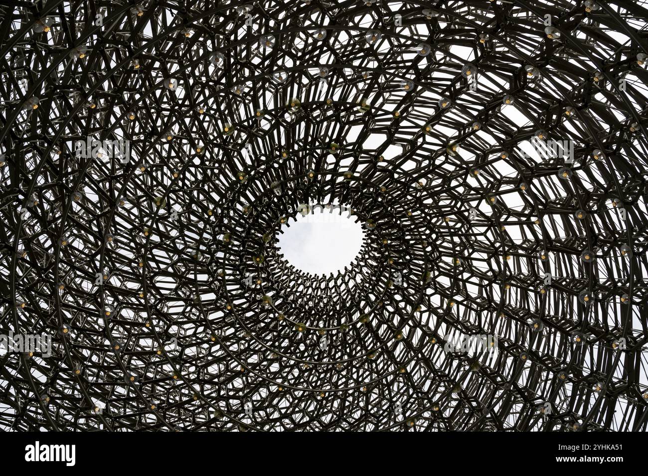 The Hive, artwork by Wolfgang Buttress, Royal Botanic Gardens (Kew ...
