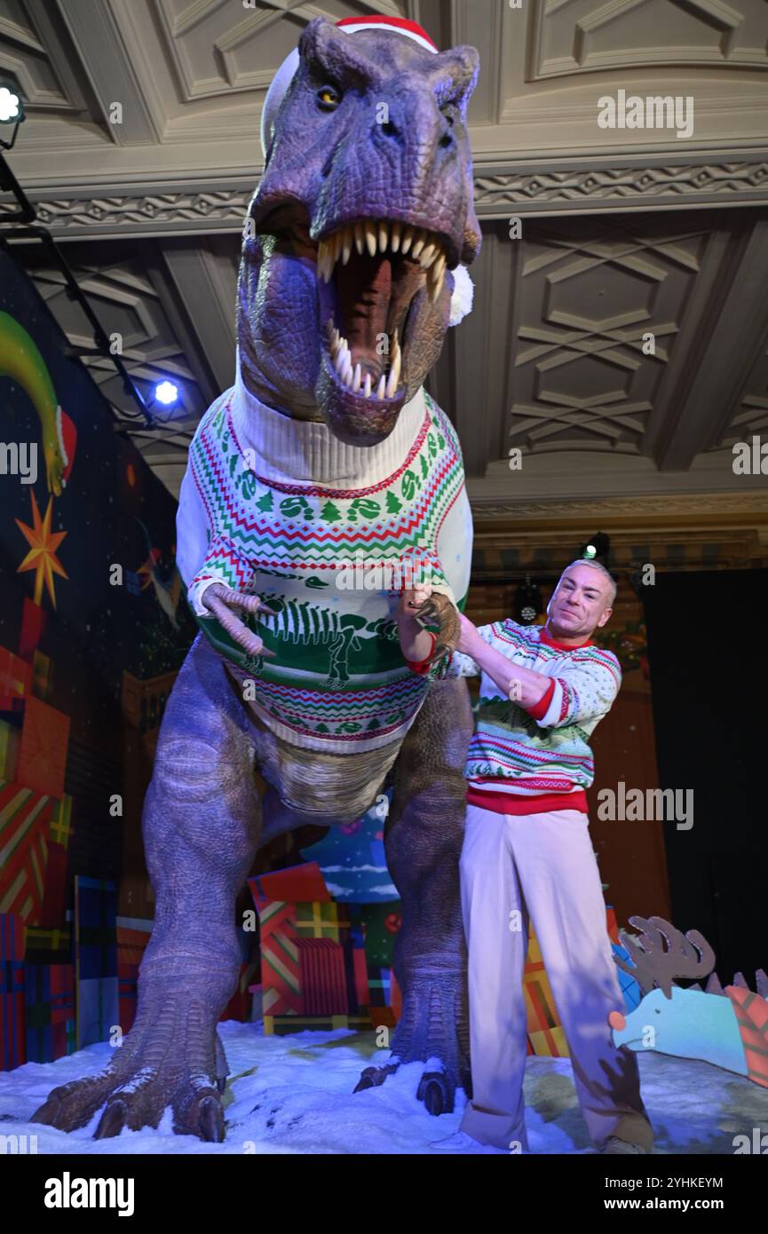 London’s Natural History Museum unveils sustainable Christmas jumper ...