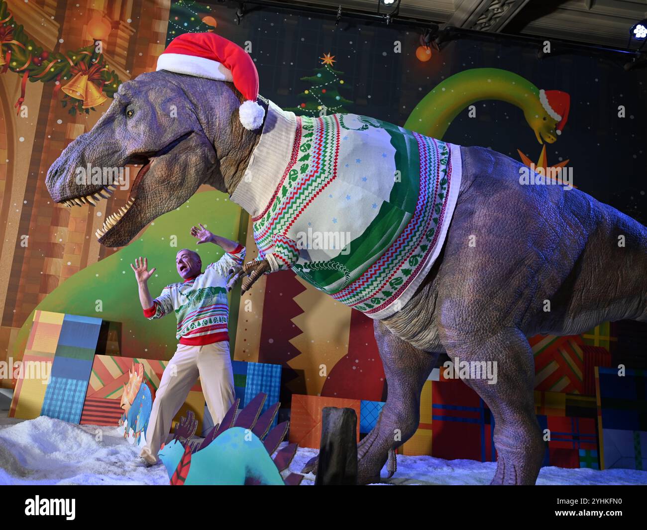 London’s Natural History Museum unveils sustainable Christmas jumper ...