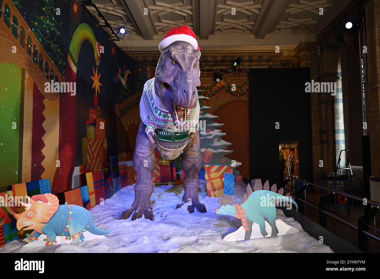 London’s Natural History Museum unveils sustainable Christmas jumper ...