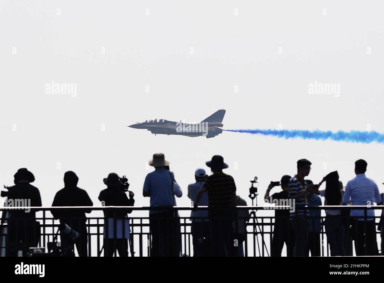 The Chinese Air Force's "August 1st" Aerobatic Team performs flight ...