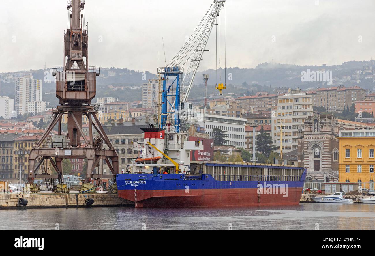 2024 loading hi-res stock photography and images - Alamy