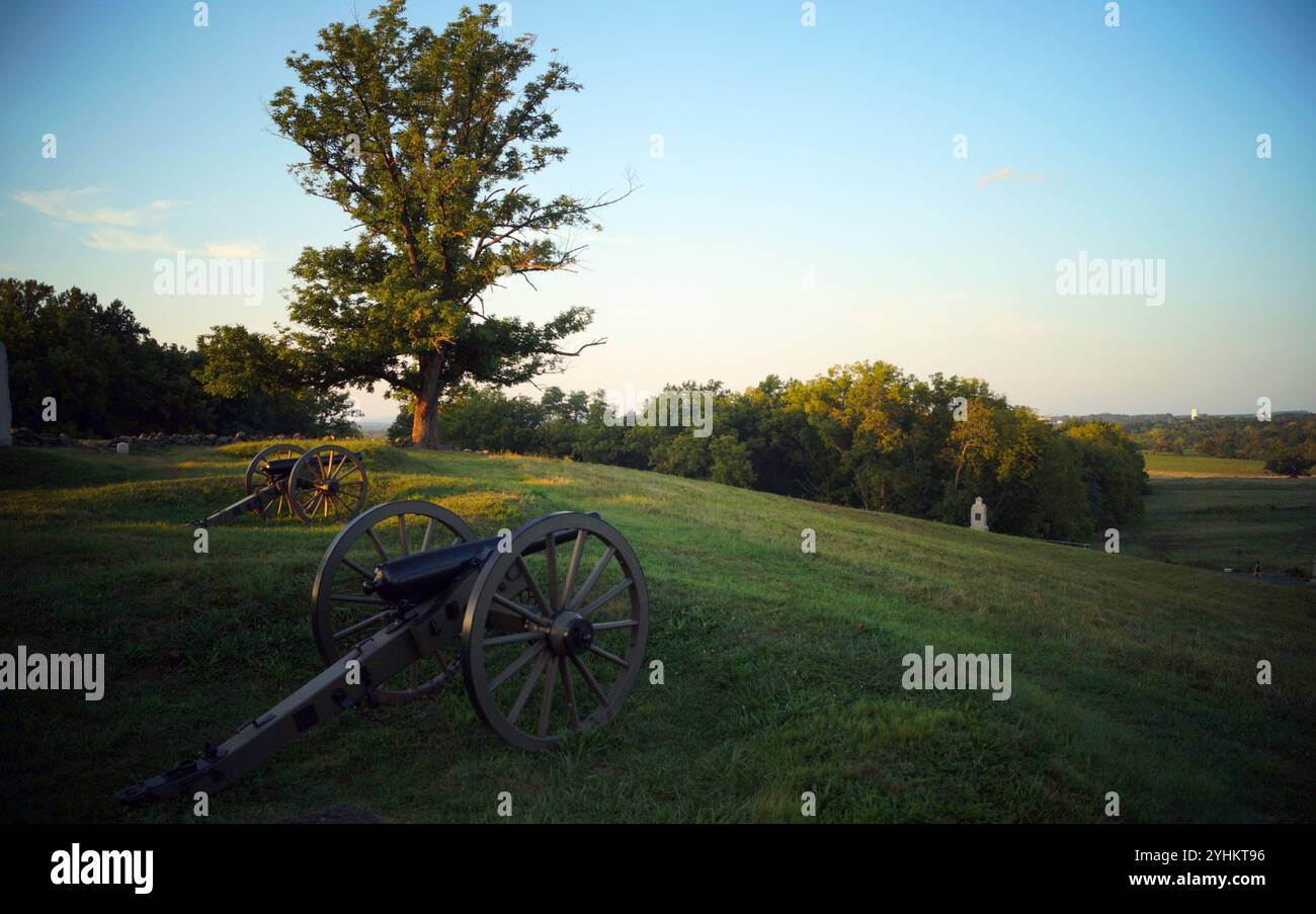 Artillery battery and monuments at the historic American Civil War ...