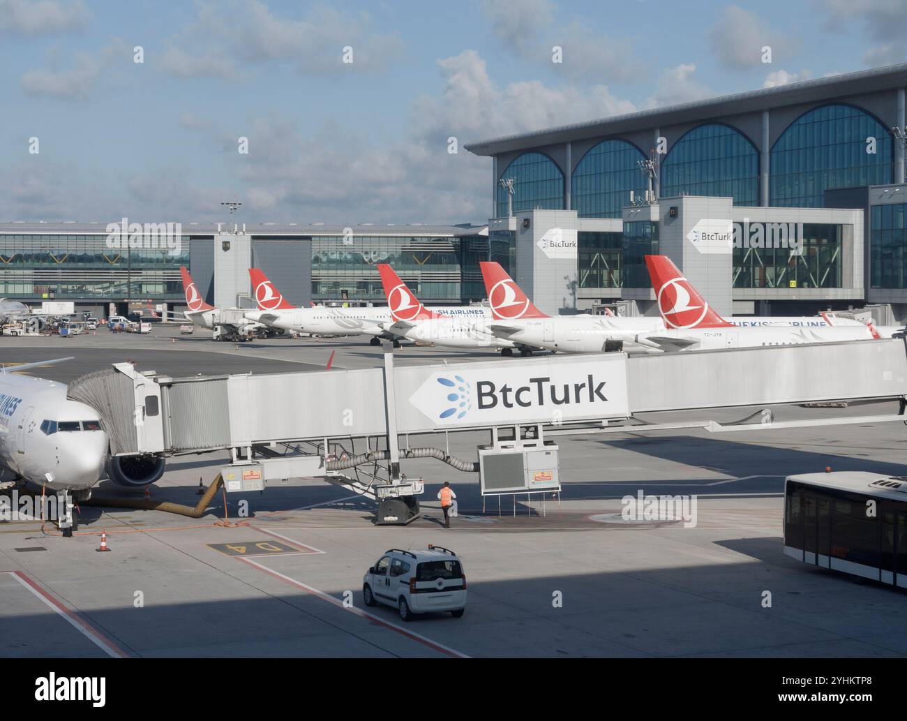 Turkish airline airplanes istanbul hi-res stock photography and images - Alamy