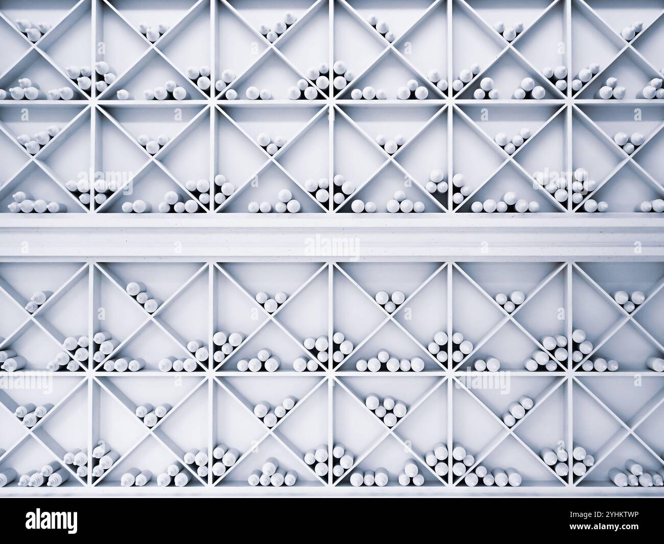 Modern symmetrical design hi-res stock photography and images - Alamy